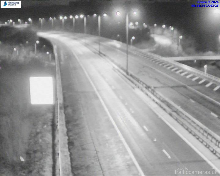 Latest CCTV Camera Feeds from the M23 Motorway - Traffic Cameras UK
